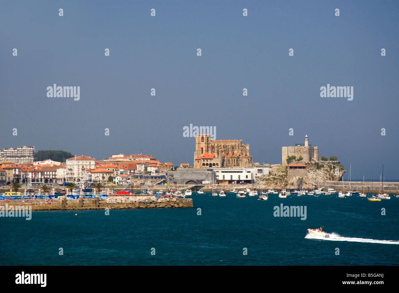 Urdiales hi-res stock photography and images - Alamy
