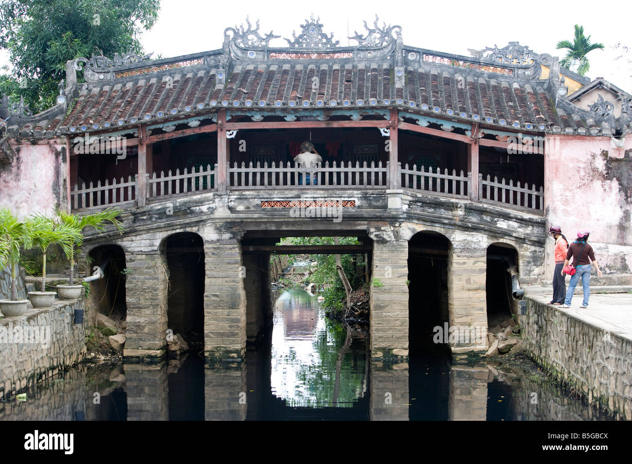 The famous Japanese covered bridge built in 1593 in Hoi An Vietnam ...