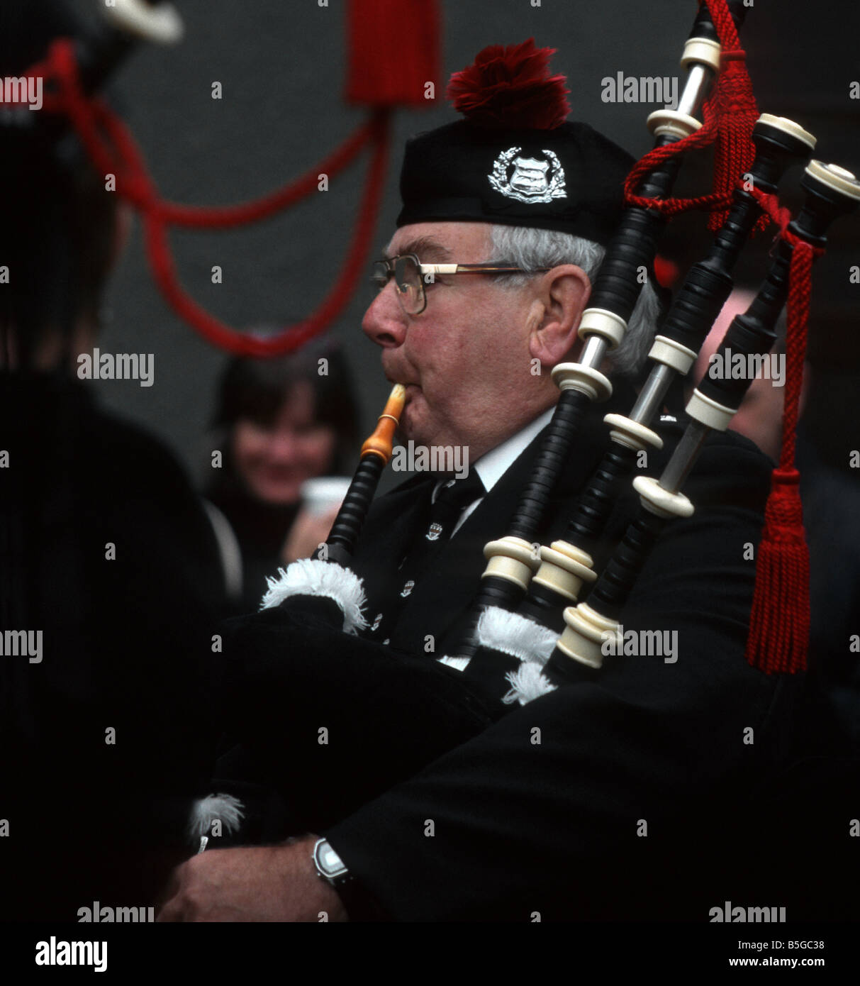 Scotland piper hi-res stock photography and images - Alamy