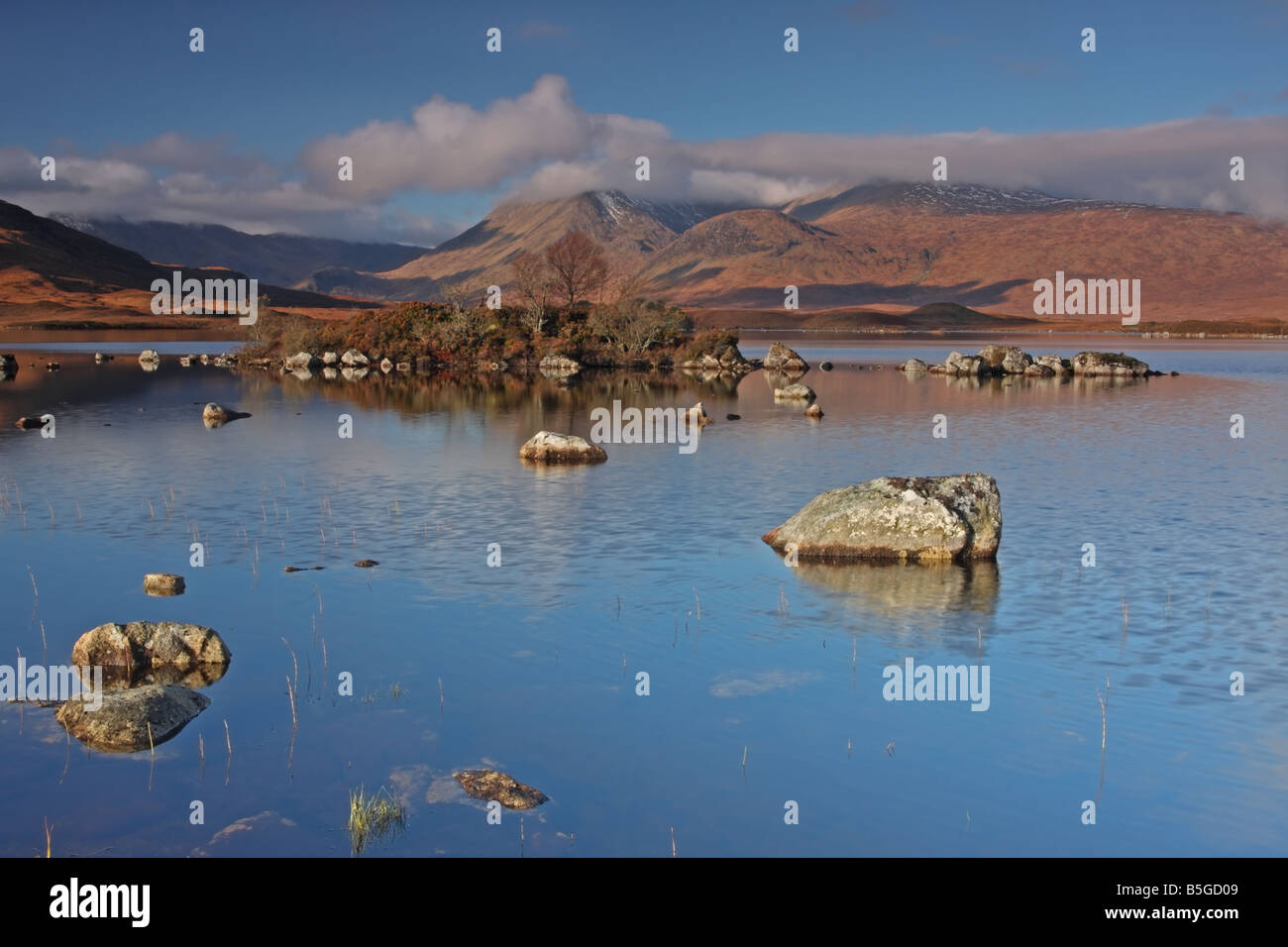 Lochan achlaise hi-res stock photography and images - Alamy