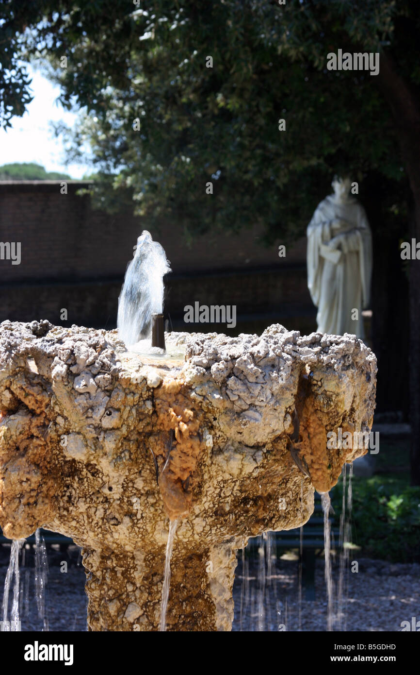 Fountain, Vatican gardens Stock Photo - Alamy