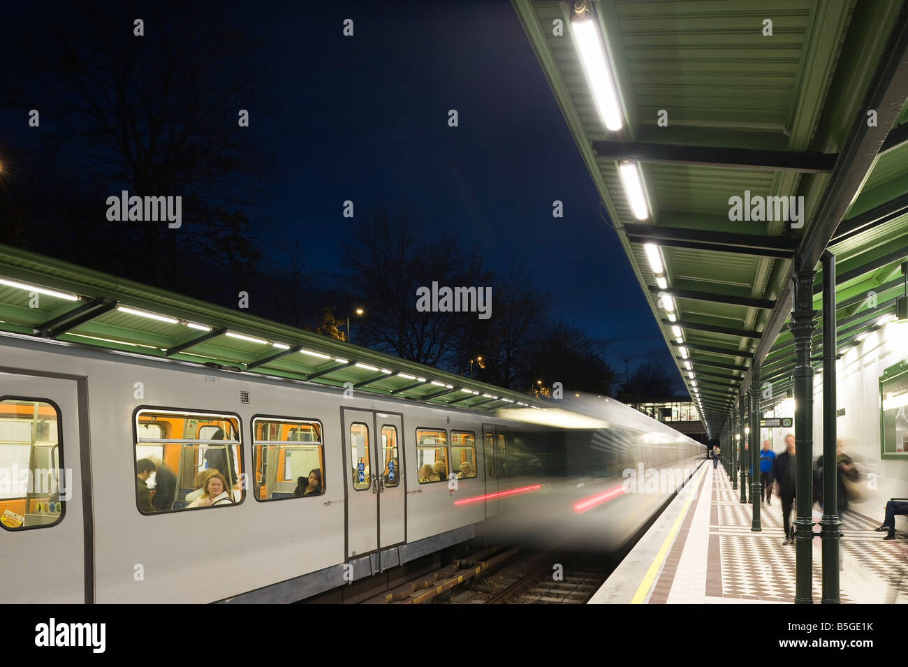 Wien Stadtbahnstation Schönbrunn von Otto Wagner Vienna Stadtbahn by ...