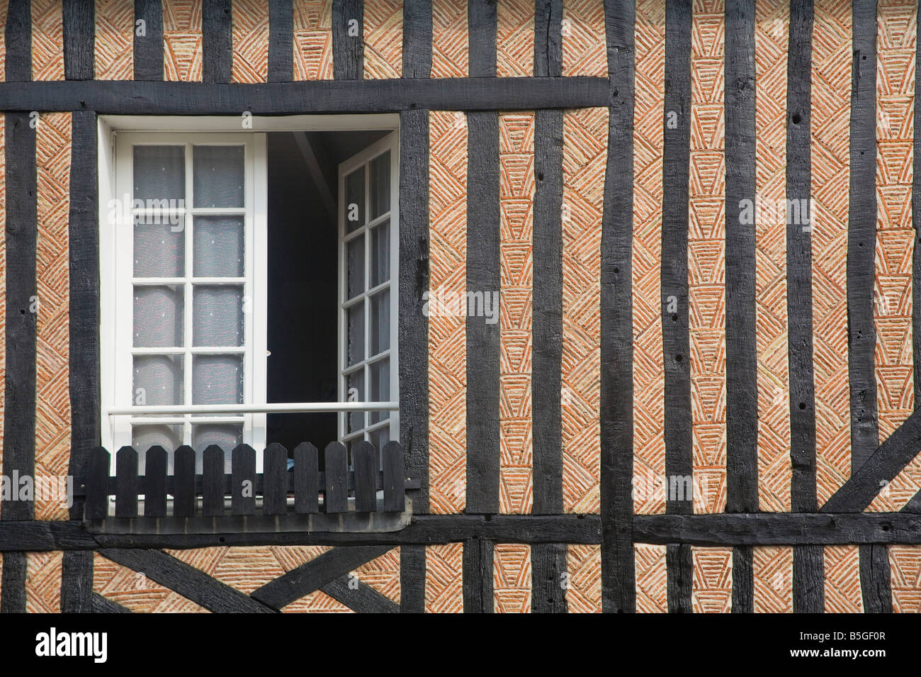 window in timberframed house Stock Photo - Alamy