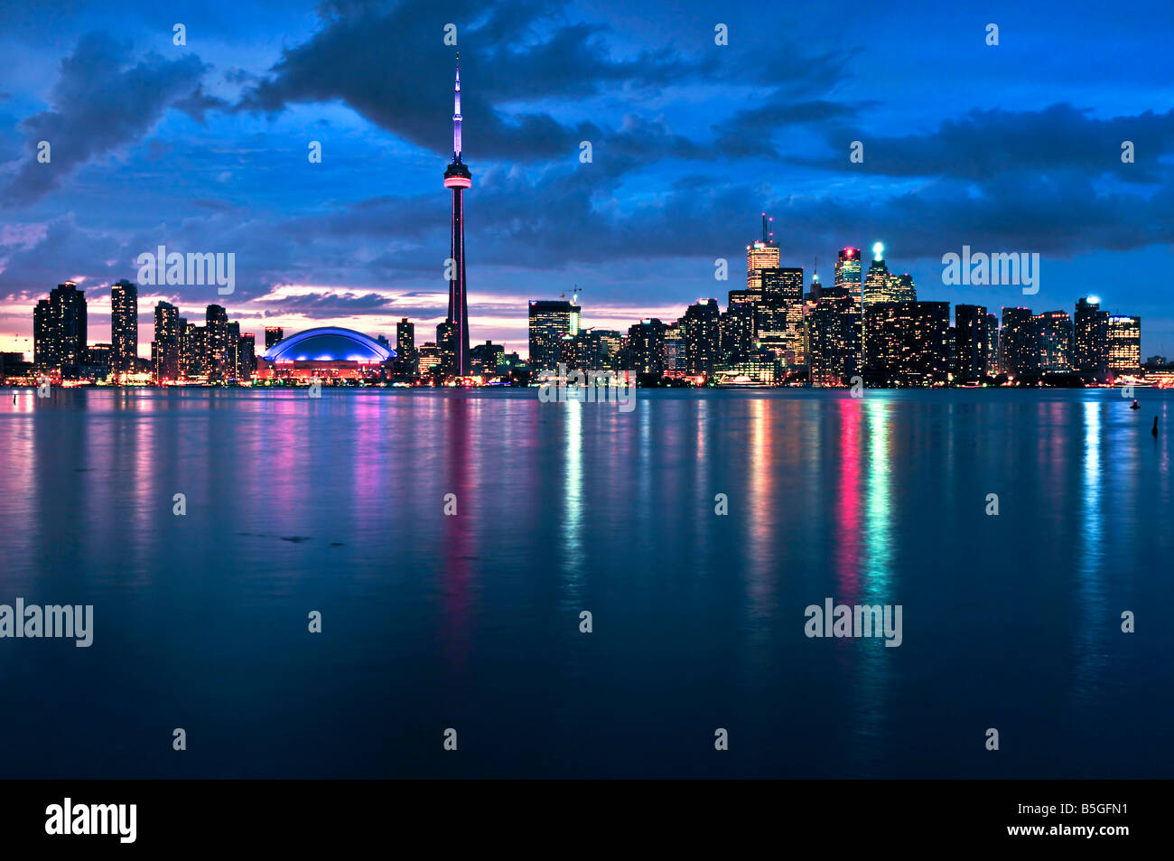 Scenic view at Toronto city waterfront skyline at night Stock Photo - Alamy
