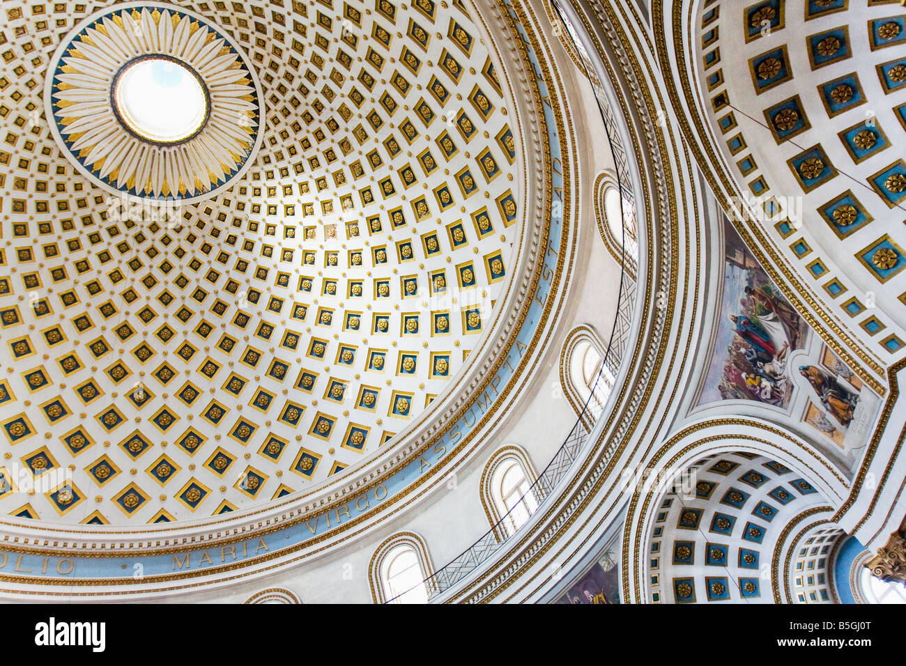 Patterns in church dome hi-res stock photography and images - Alamy