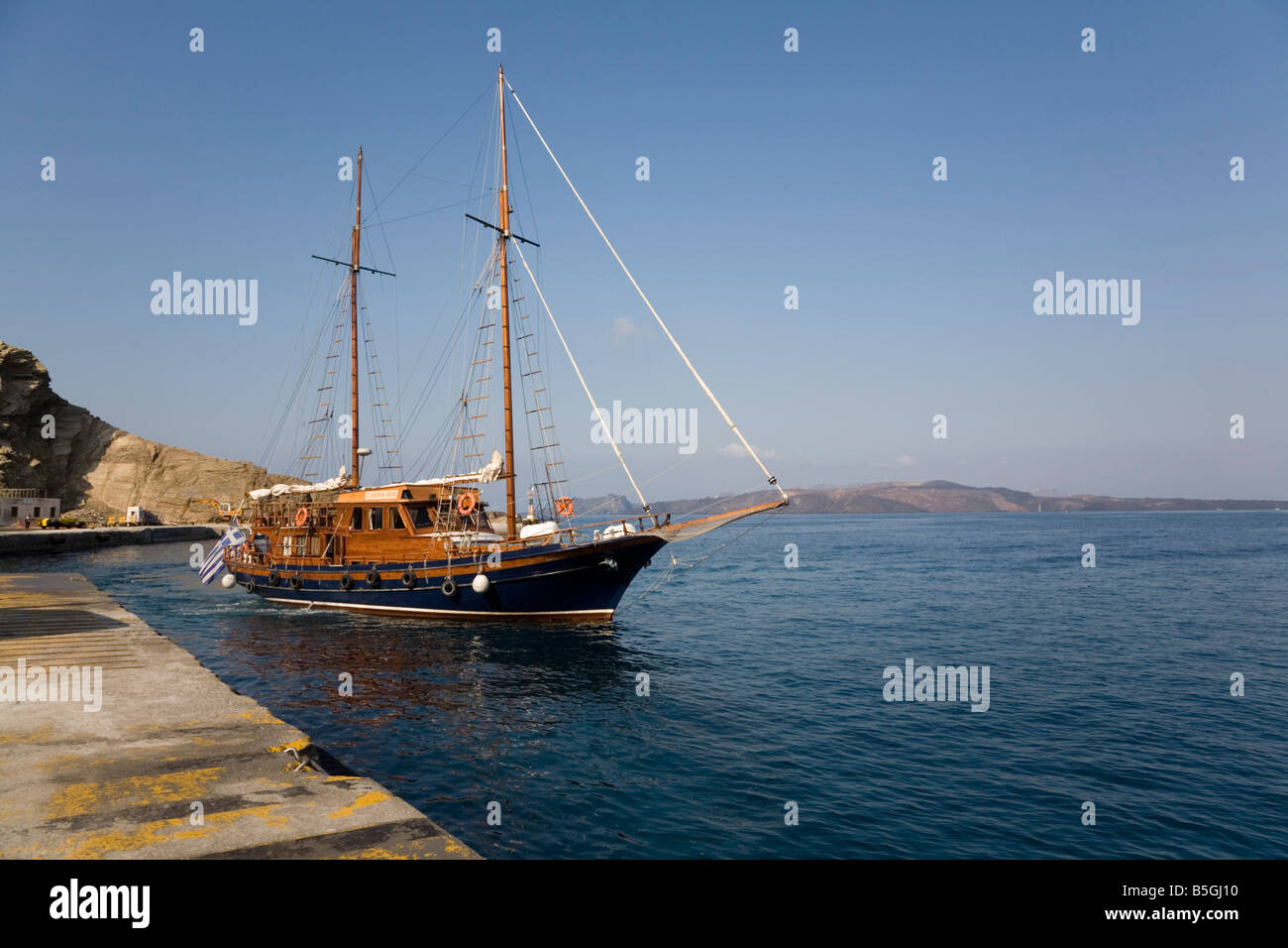 Santorini boat excursion hi-res stock photography and images - Alamy
