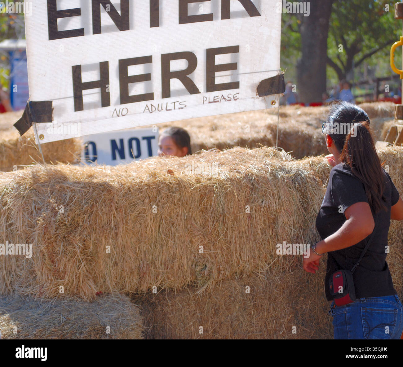 Haystack maze hi-res stock photography and images - Alamy