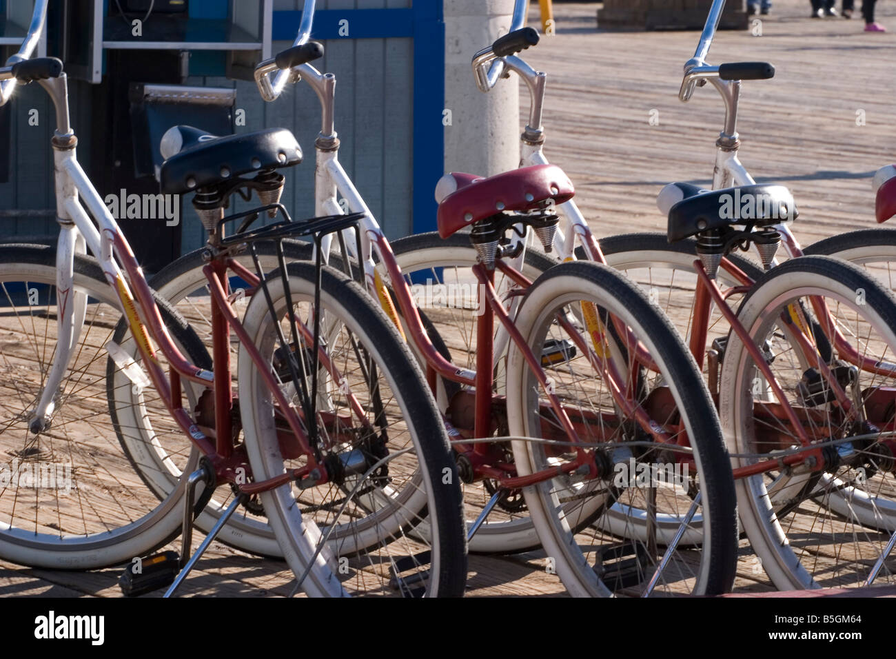 Cycles cycle hi-res stock photography and images - Alamy