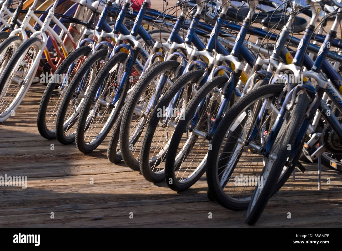 Cycles cycle hi-res stock photography and images - Alamy