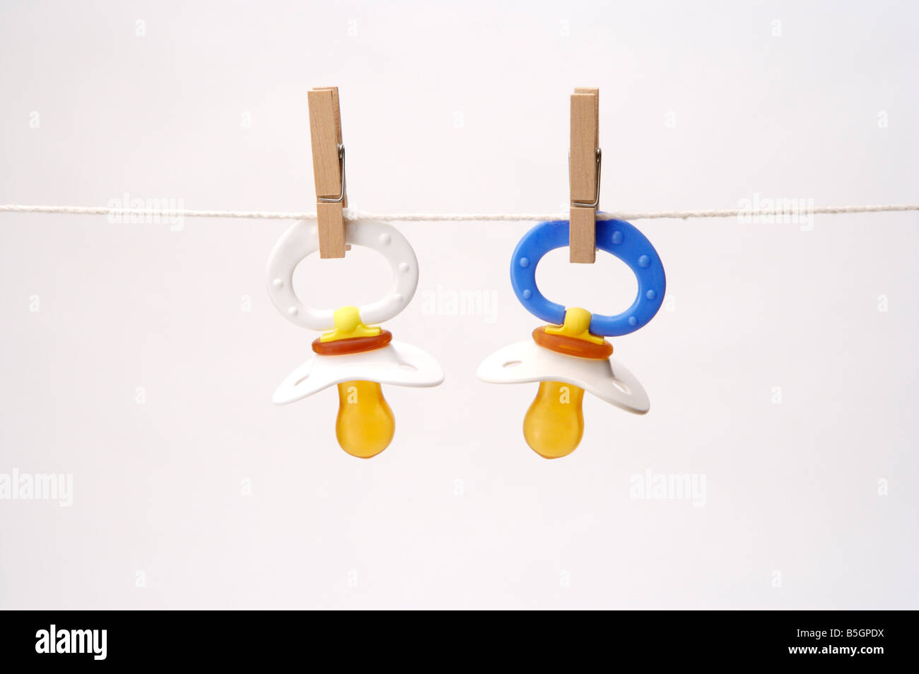 Hangingclothespins hi-res stock photography and images - Alamy