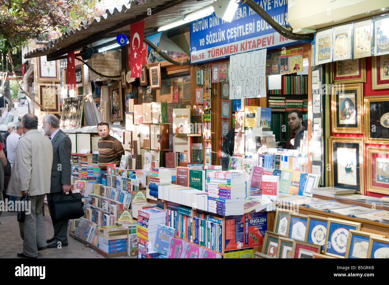 Turkey Istanbul Beyazit the Sahaflar book market Stock Photo - Alamy