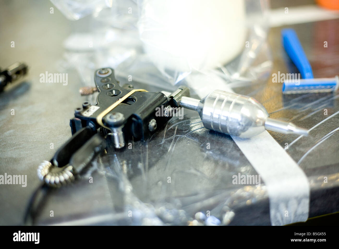 Tattoo needle hi-res stock photography and images - Alamy