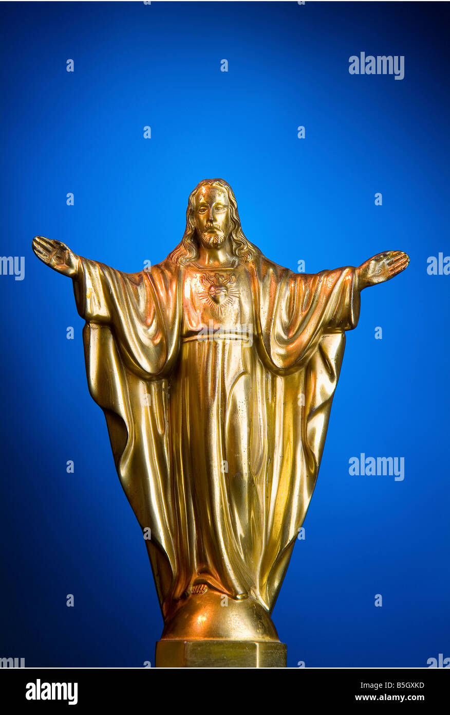 Vertical shot statue christ hi-res stock photography and images - Alamy