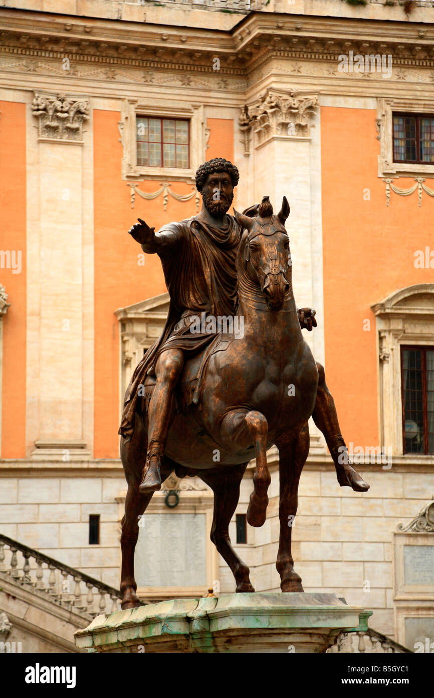 Marcus aurelius statue hi-res stock photography and images - Alamy