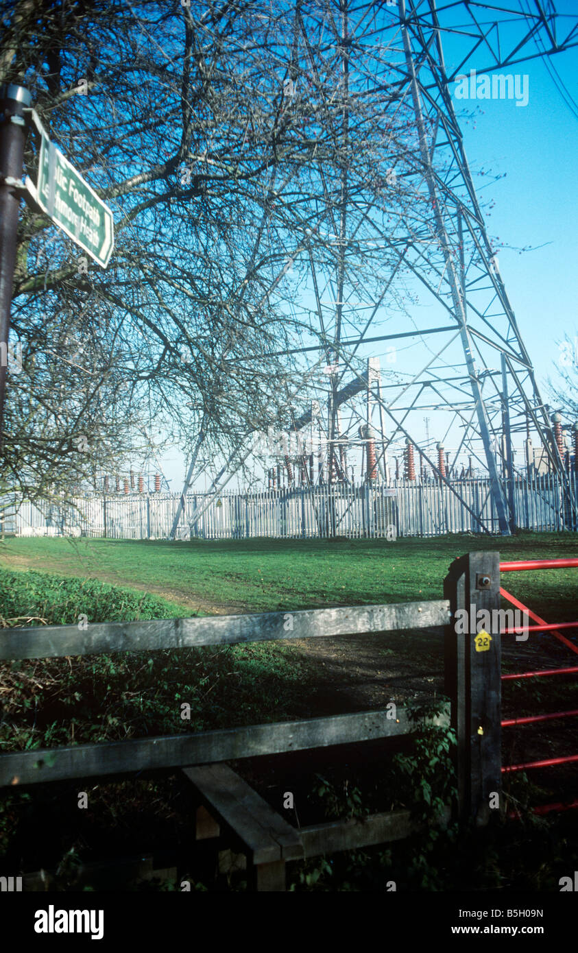 Pylon electric substation uk hi-res stock photography and images - Alamy
