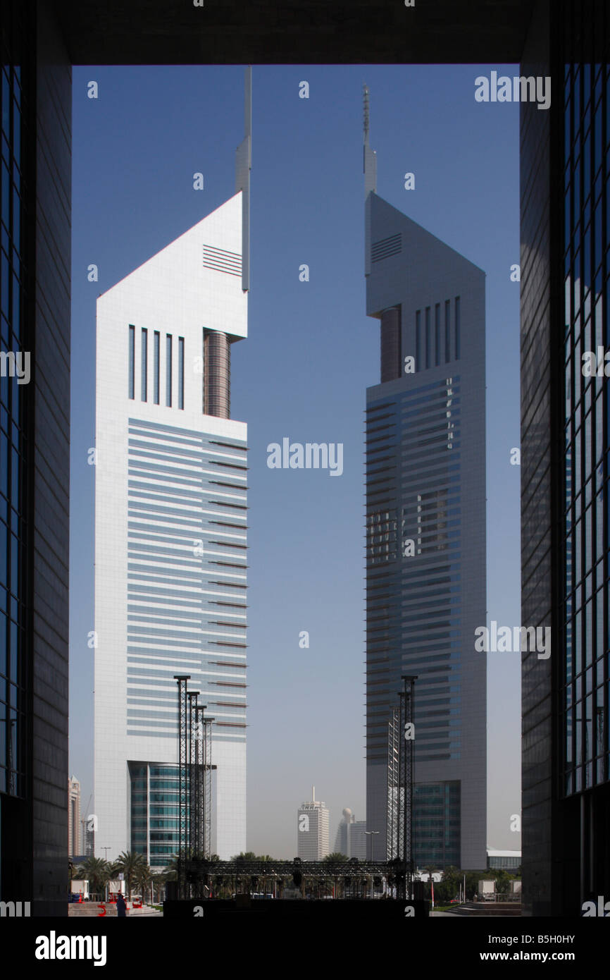 The twin towers building hi-res stock photography and images - Alamy