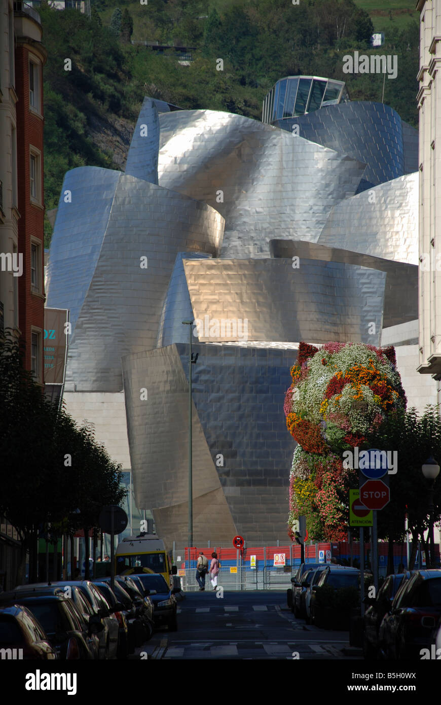 Side view guggenheim museum bilbao hi-res stock photography and images ...