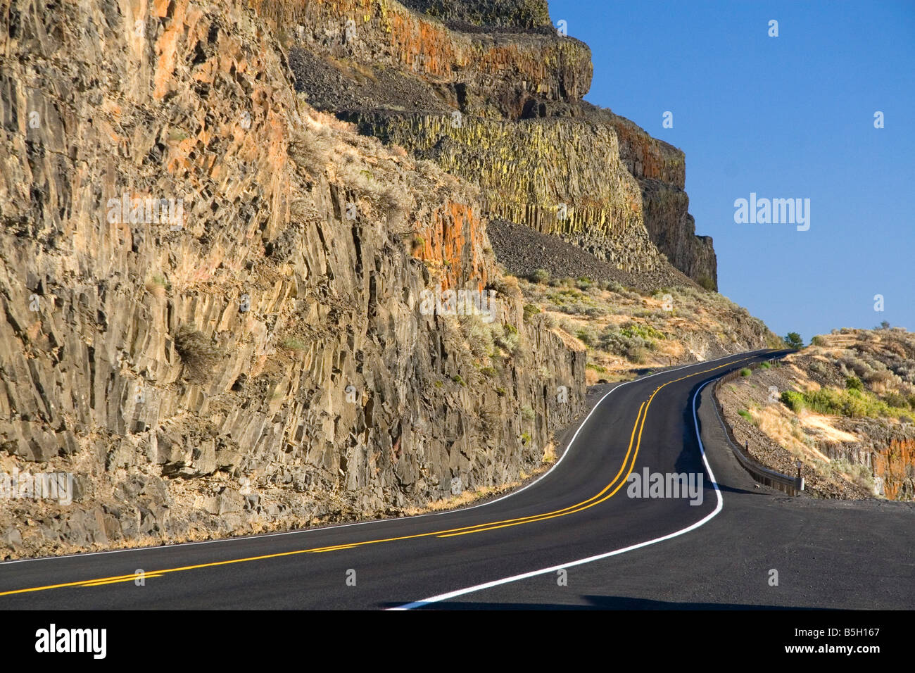 Basalt rock cliffs along the highway near Soap Lake Washington Stock ...