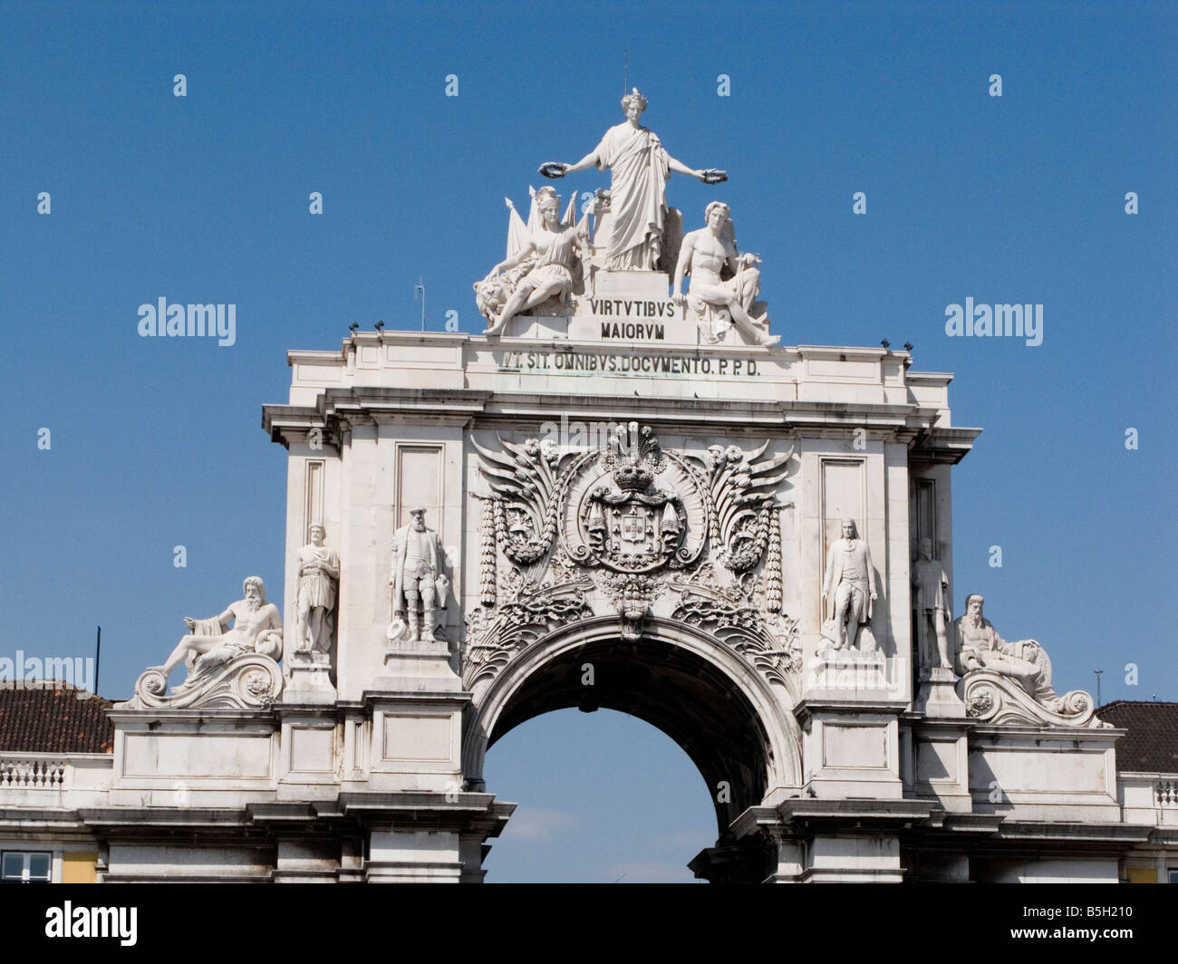 Arco de Rua Augusta, the triumphal arch between Rua Augusta and Praca ...
