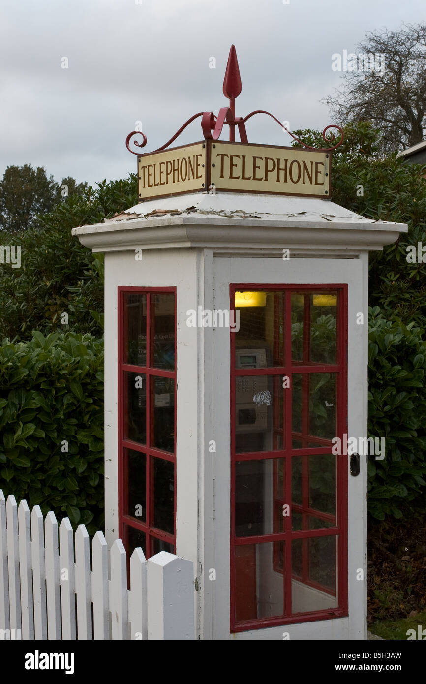 Grade 2 listed telephone kiosk hi-res stock photography and images - Alamy