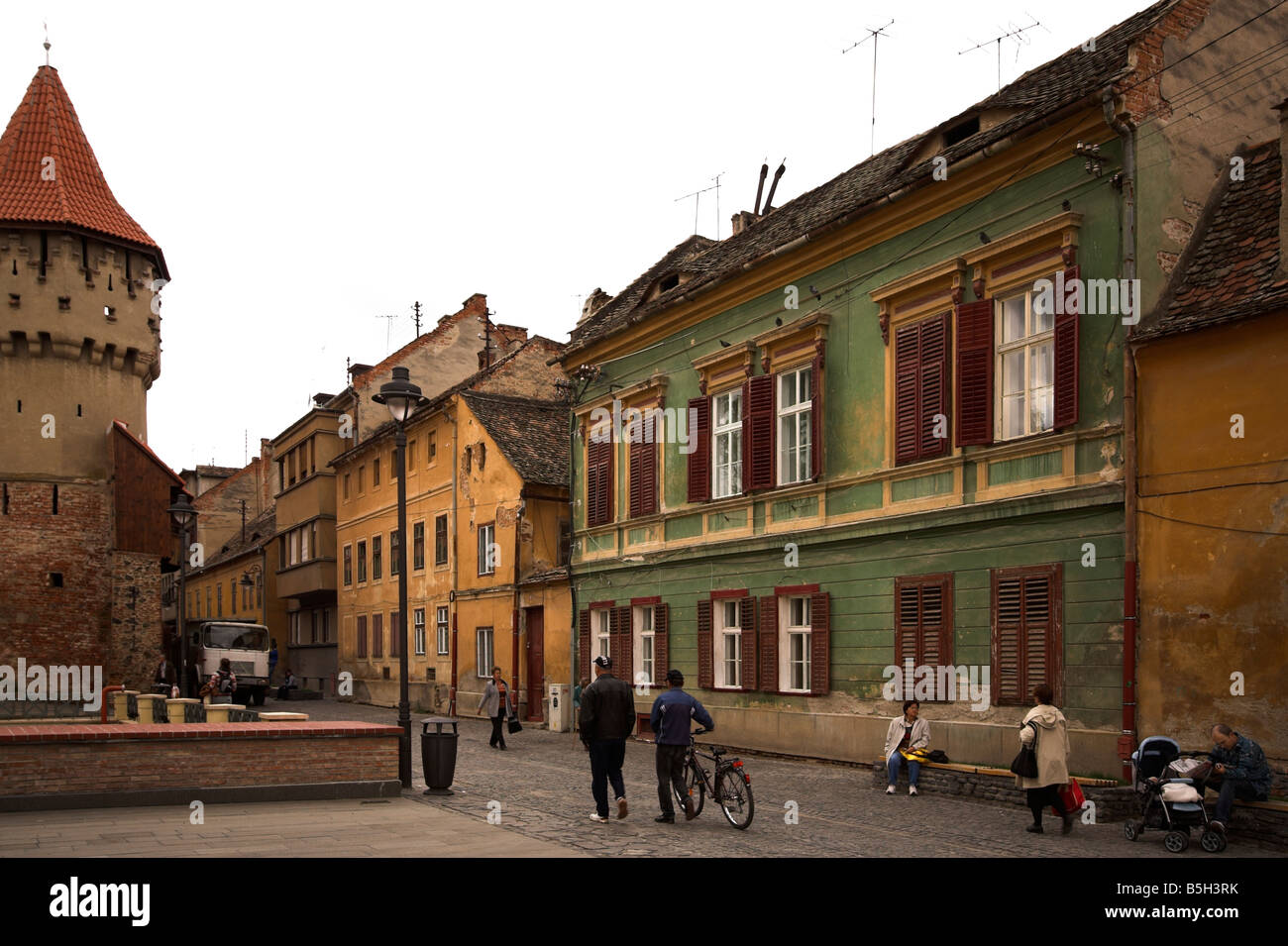 The Carpenters’ Tower, Medieval houses, Sibiu, Transylvania, Romania ...