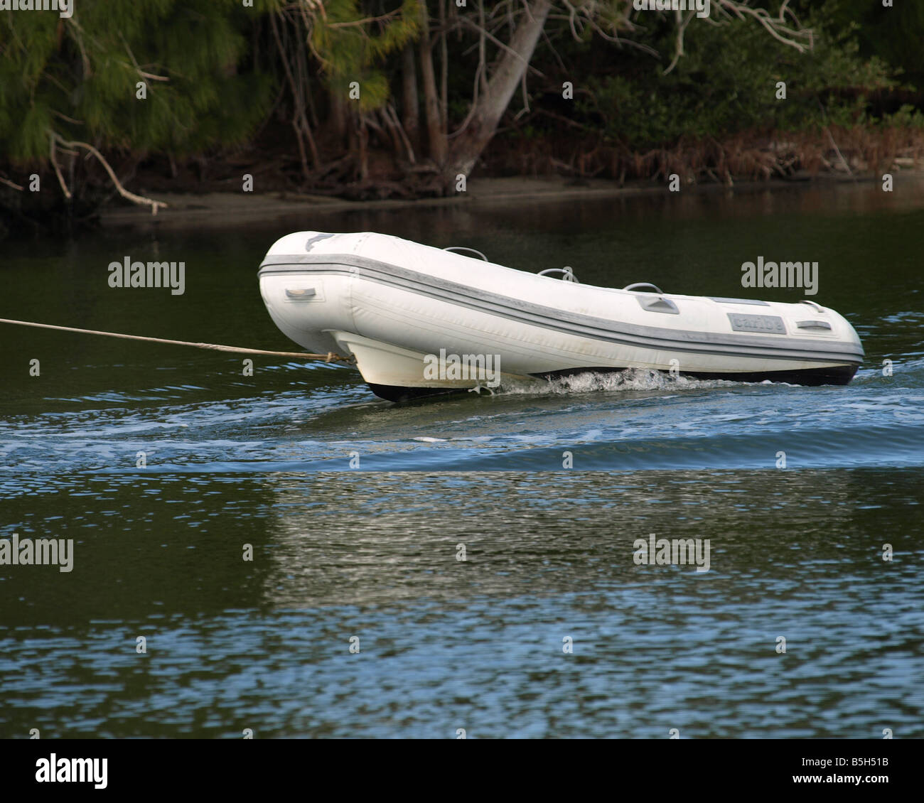 DINGEY ON TOW THROUGH THE INTRACOASTAL WATERWAY IN HAULOVER CANAL ON ...