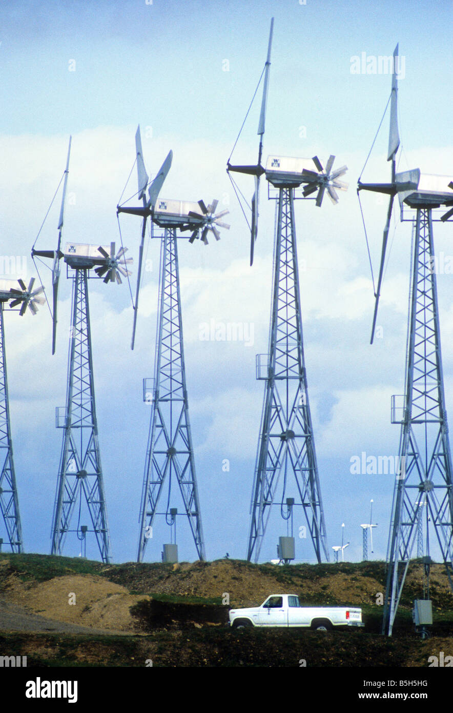 Hydroelectric dam turbine generators hi-res stock photography and ...