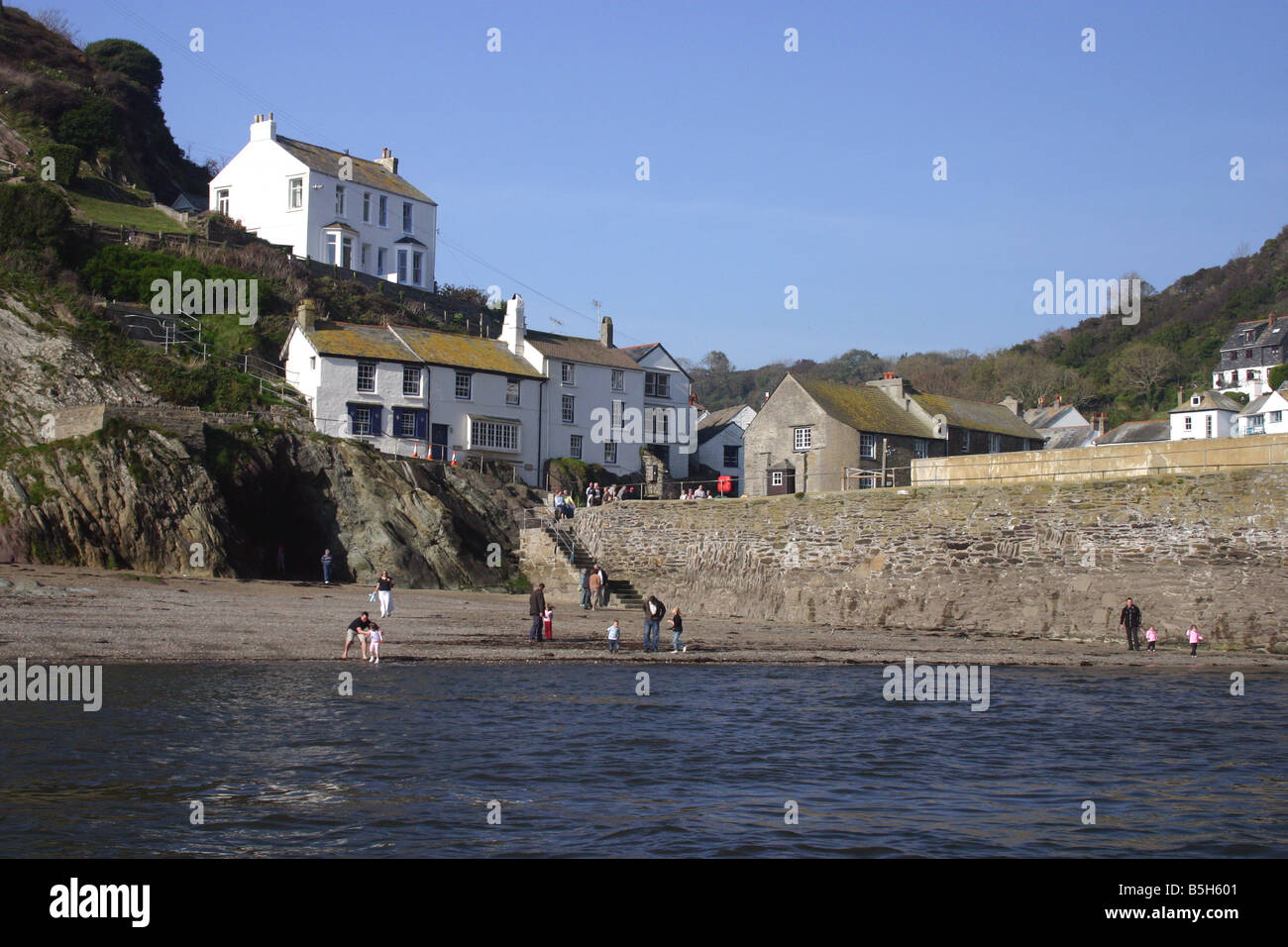 Willy wilcox cave cottage polperro hi-res stock photography and images ...