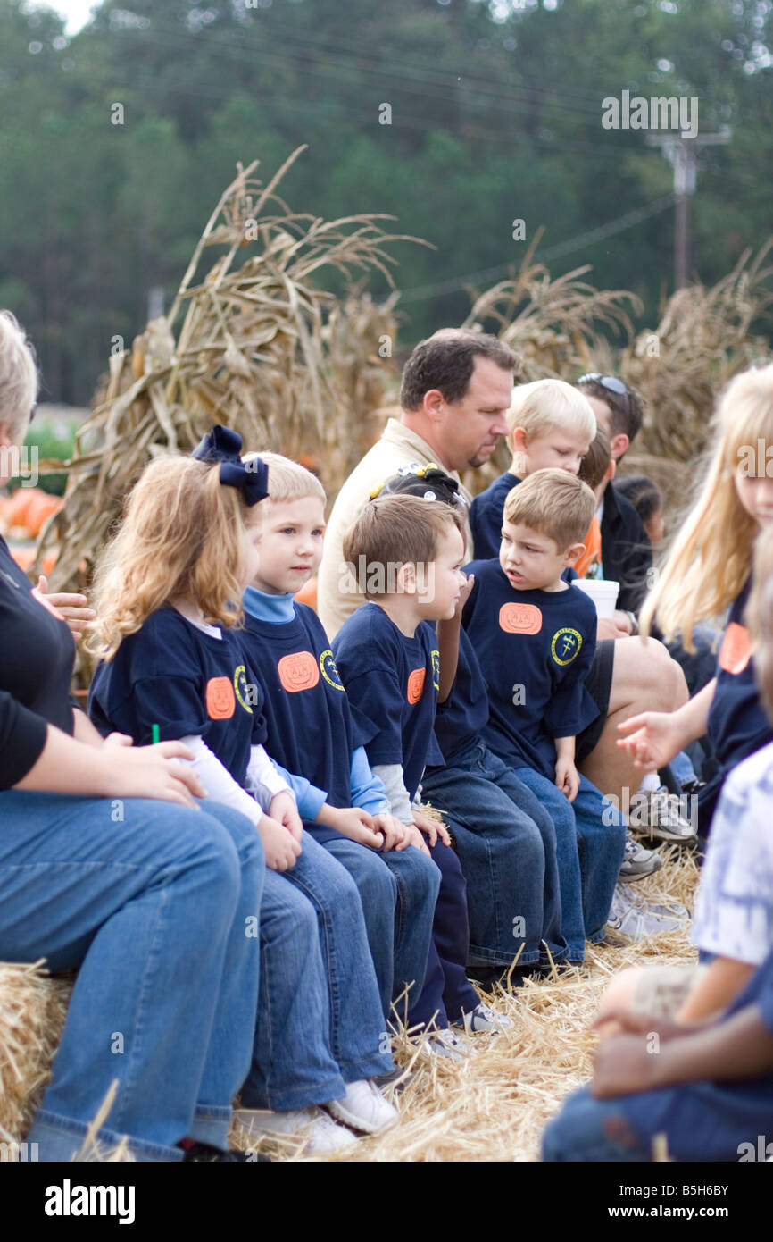 School outing hi-res stock photography and images - Alamy