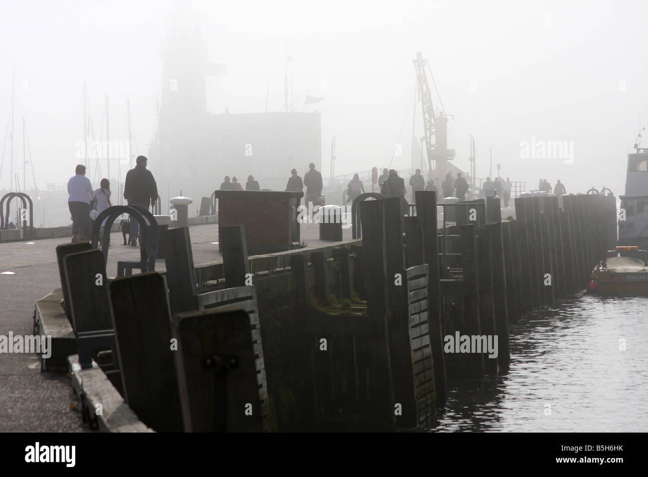 Mist sea fret fog scarborough hi-res stock photography and images - Alamy