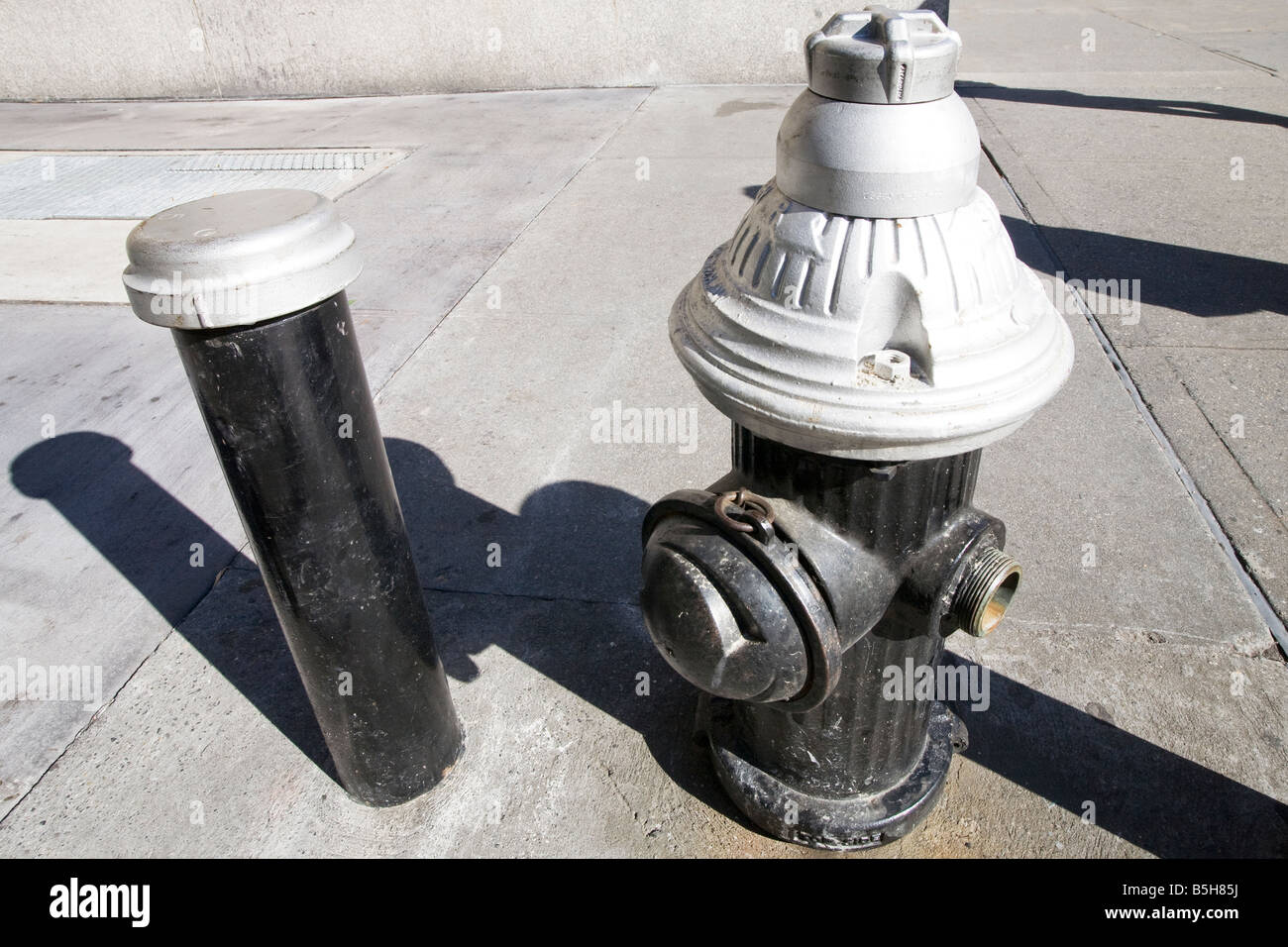 Fire hydrant plaque hi-res stock photography and images - Alamy