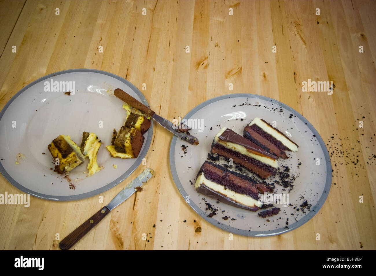 Messy cake knife hi-res stock photography and images - Alamy