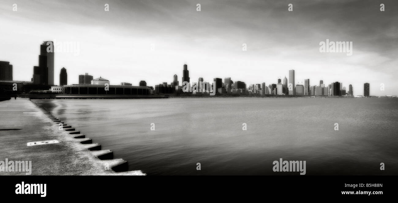 Panoramic view of Chicago downtown as seen from Adler Planetarium ...