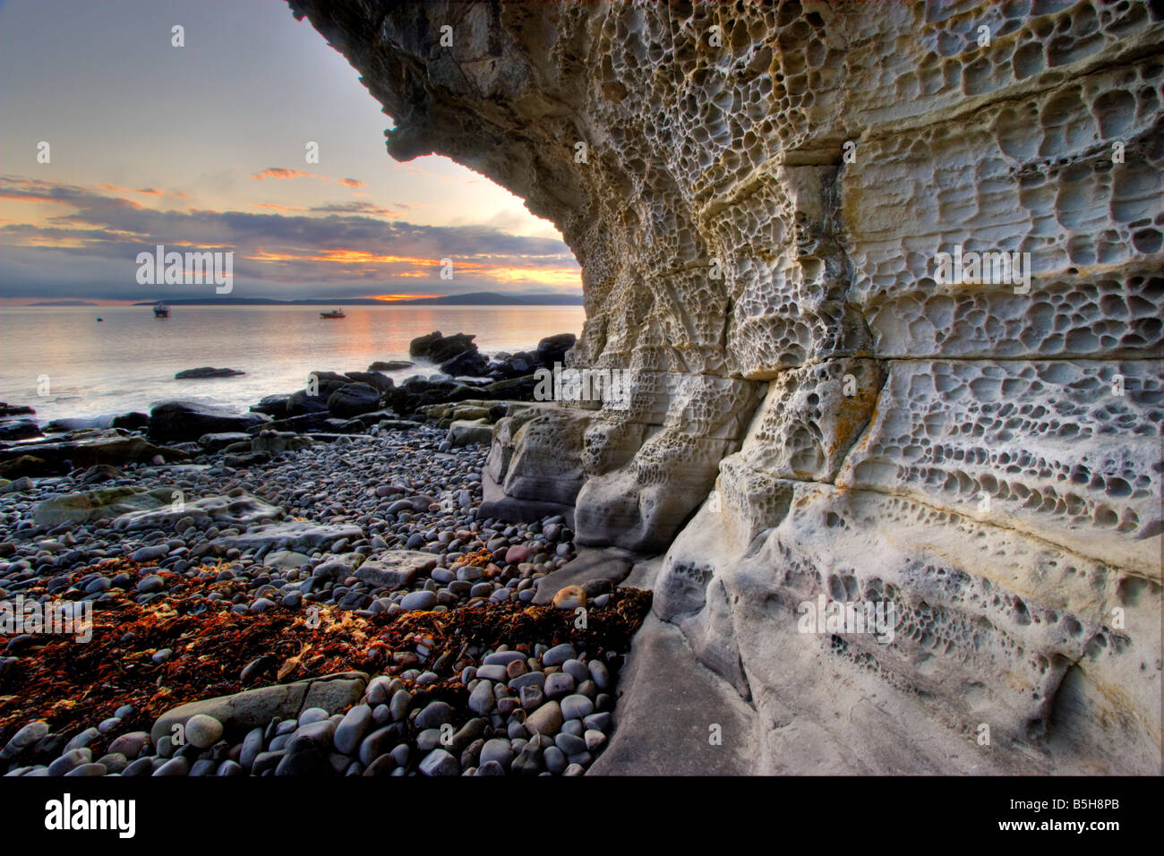 Overhanging peaks hi-res stock photography and images - Alamy