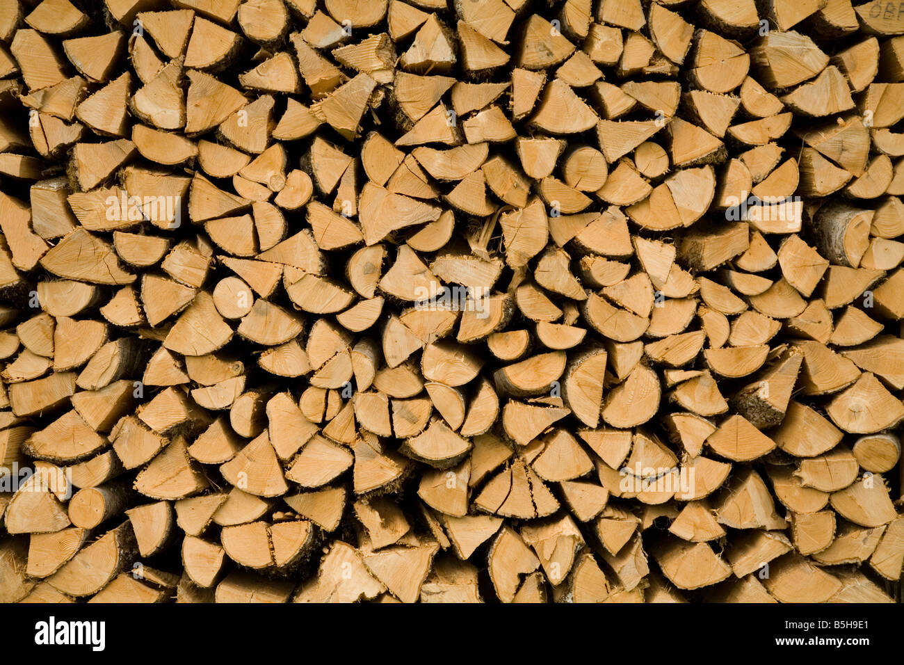 Chopped firewood timber graphic hi-res stock photography and images - Alamy