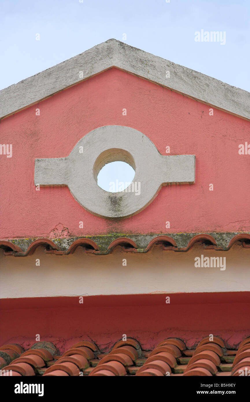 Parapet tiles hi-res stock photography and images - Alamy