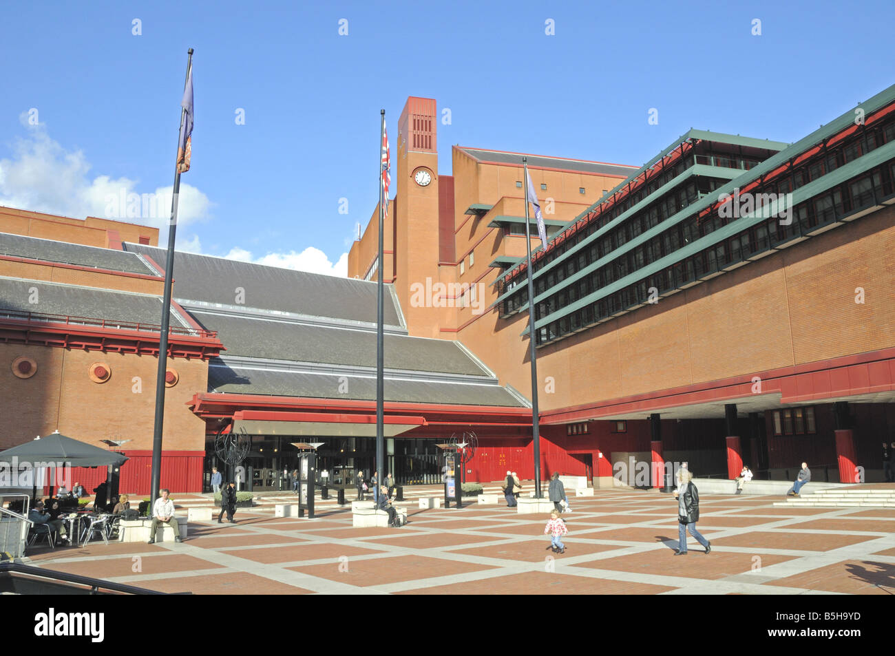 Modern library outside hi-res stock photography and images - Alamy