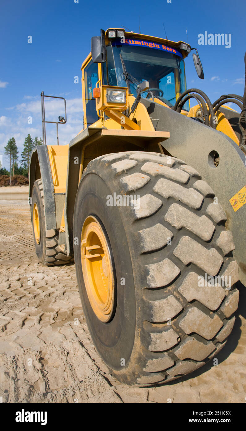 Frontal loader hi-res stock photography and images - Alamy