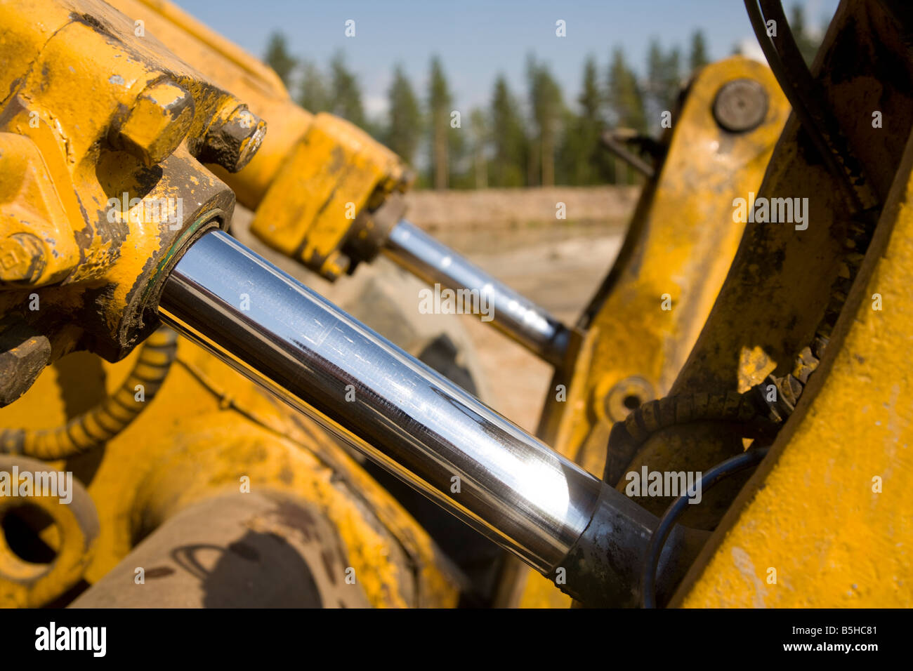 Close-up of a hydraulics cylinder and piston Stock Photo - Alamy