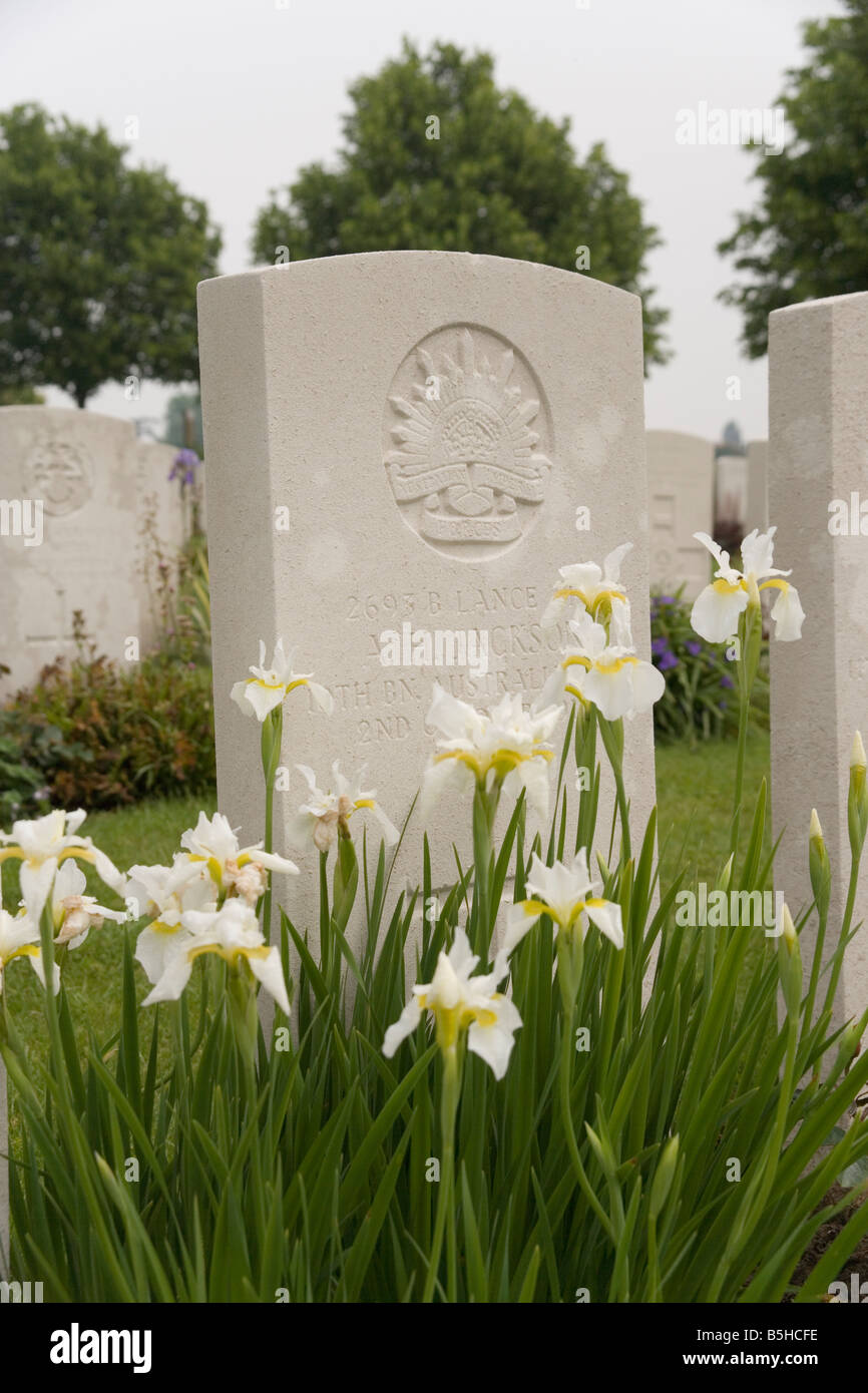 Australian grave at Hooge Crater Commonwealth War Graves Commission ...