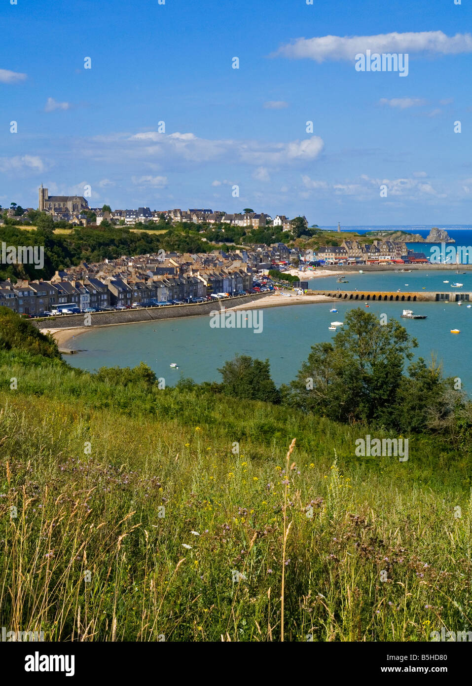 Cancale town and harbour hi-res stock photography and images - Alamy