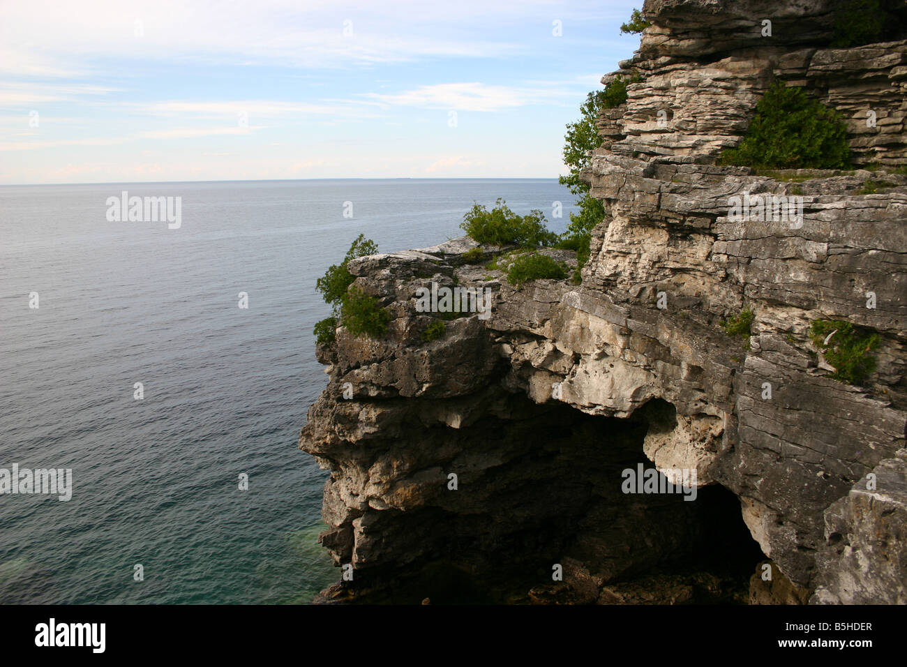 Bruce peninsula national park grotto hi-res stock photography and ...