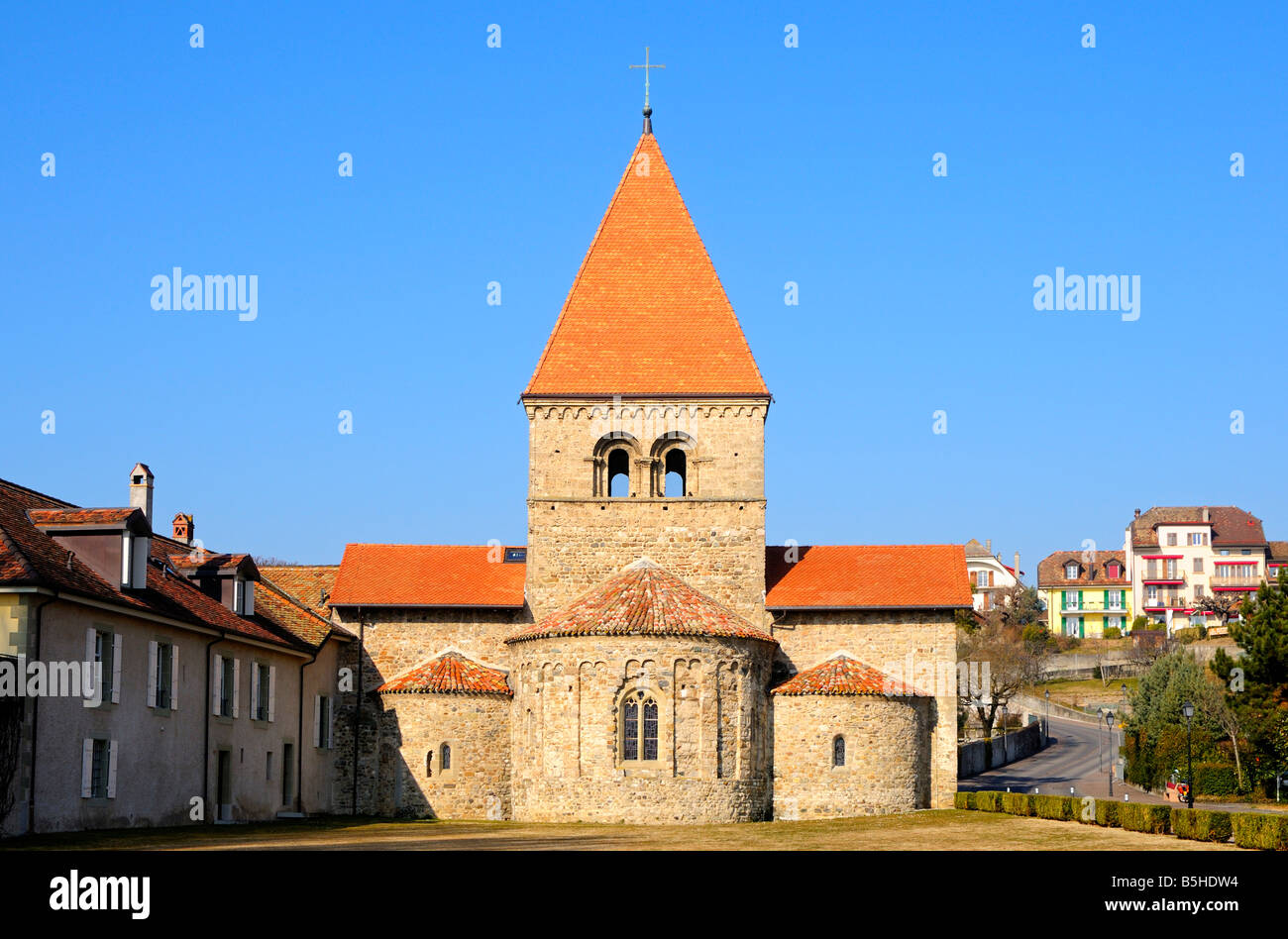Romanesque churches hi-res stock photography and images - Alamy