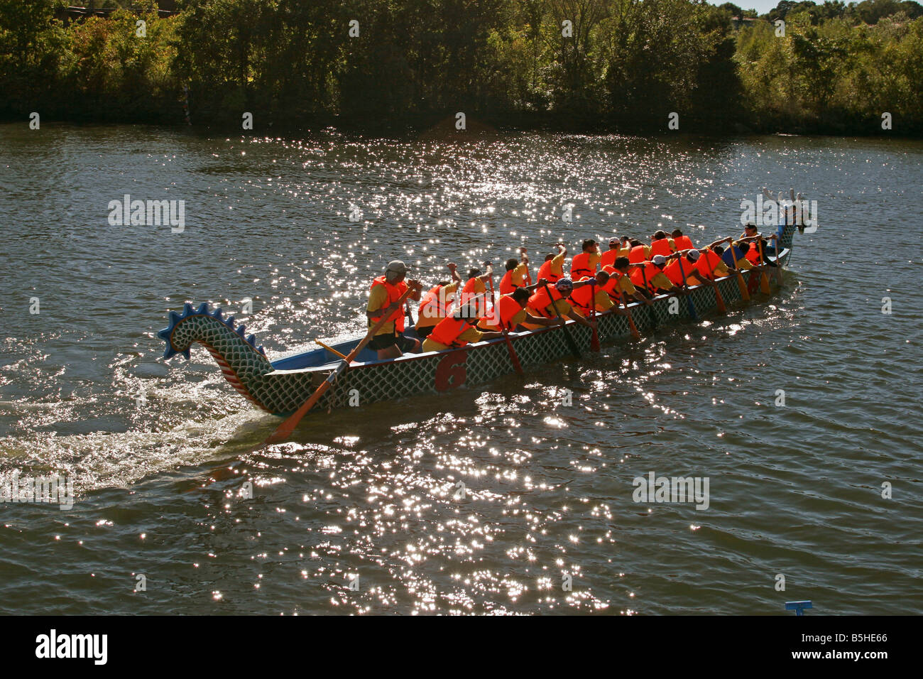 dragon boat race Stock Photo - Alamy