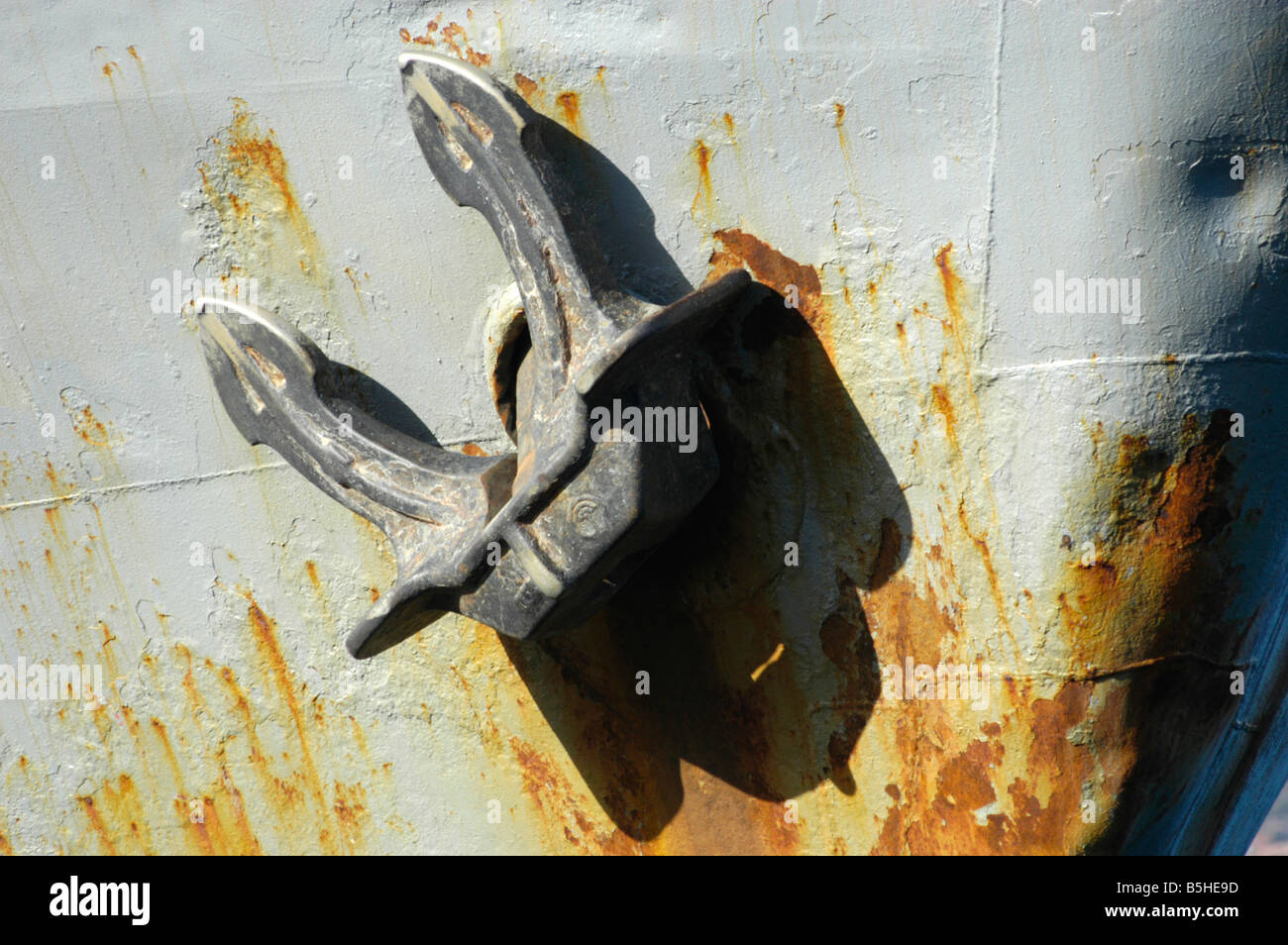 Wreck anchor hi-res stock photography and images - Alamy