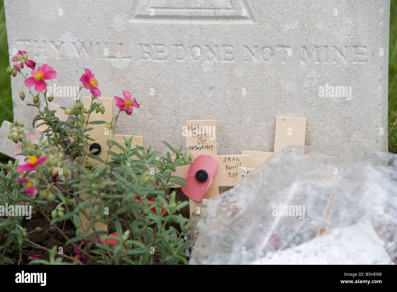 Australian Patrick Bugden VC grave at Hooge Crater Commonwealth War Graves Commission Cemetery ...