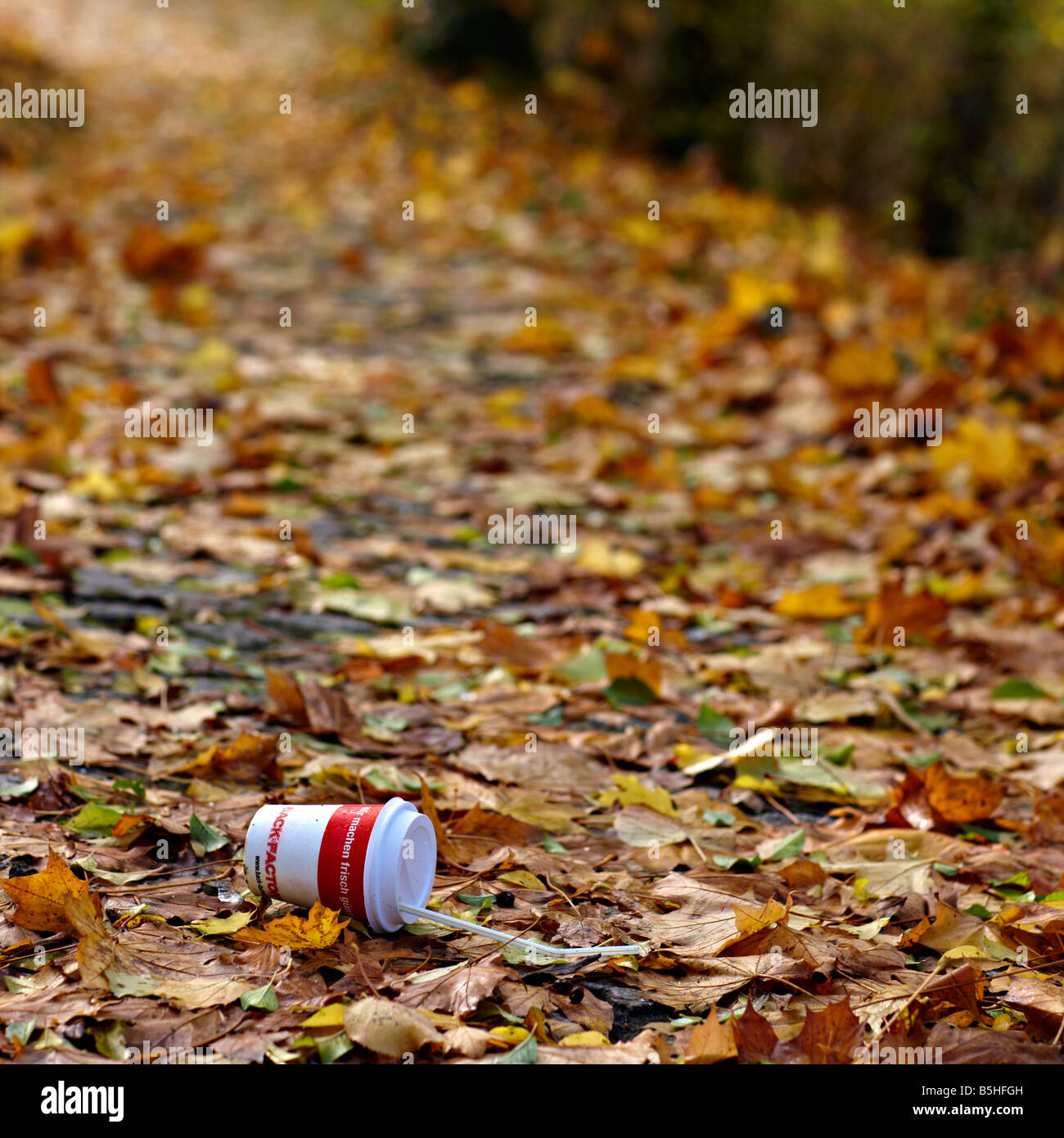 Plastic coffee cup waste hi-res stock photography and images - Alamy