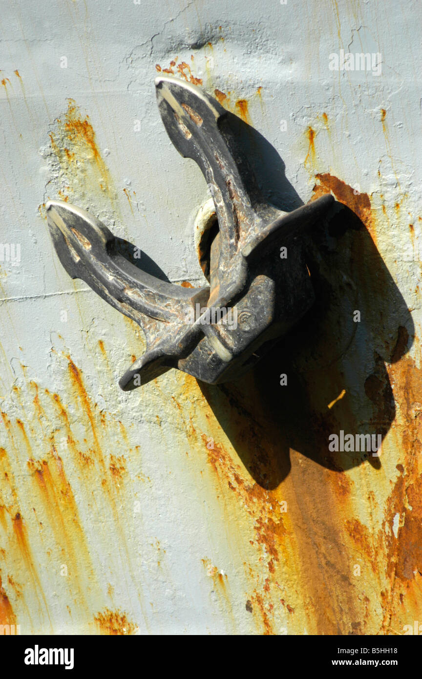 Wreck anchor hi-res stock photography and images - Alamy