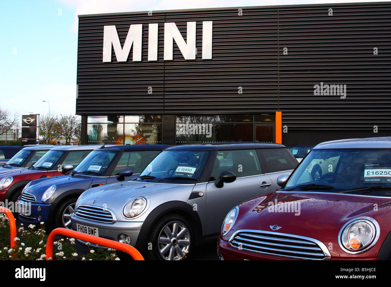 A Mini car dealership in a U.K. city Stock Photo - Alamy