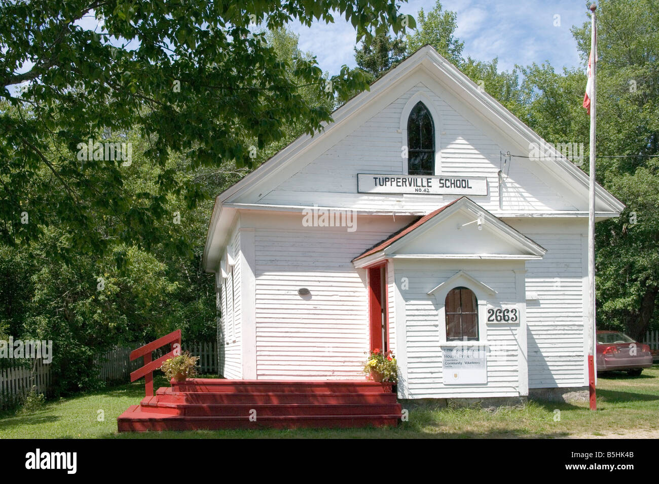 Old canadian wooden house hi-res stock photography and images - Alamy